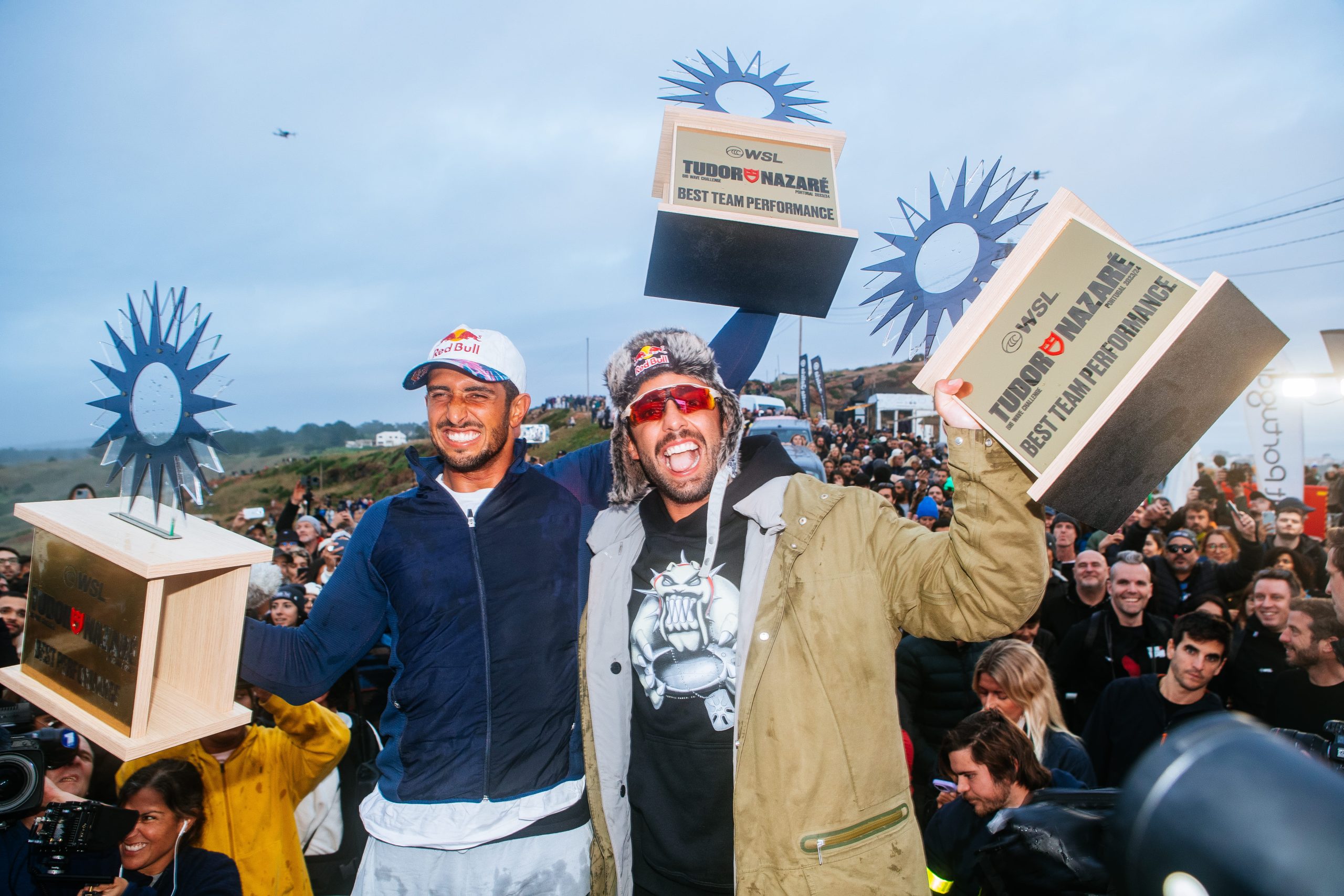 Pedro Scooby e Lucas Chumbo vencem Nazaré Big Wave Challenge – Revista ...